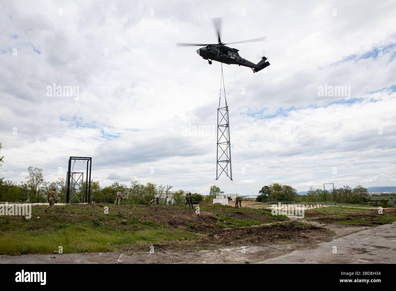 Multinational engineer and U.S. aviation soldiers assigned to Regional ...