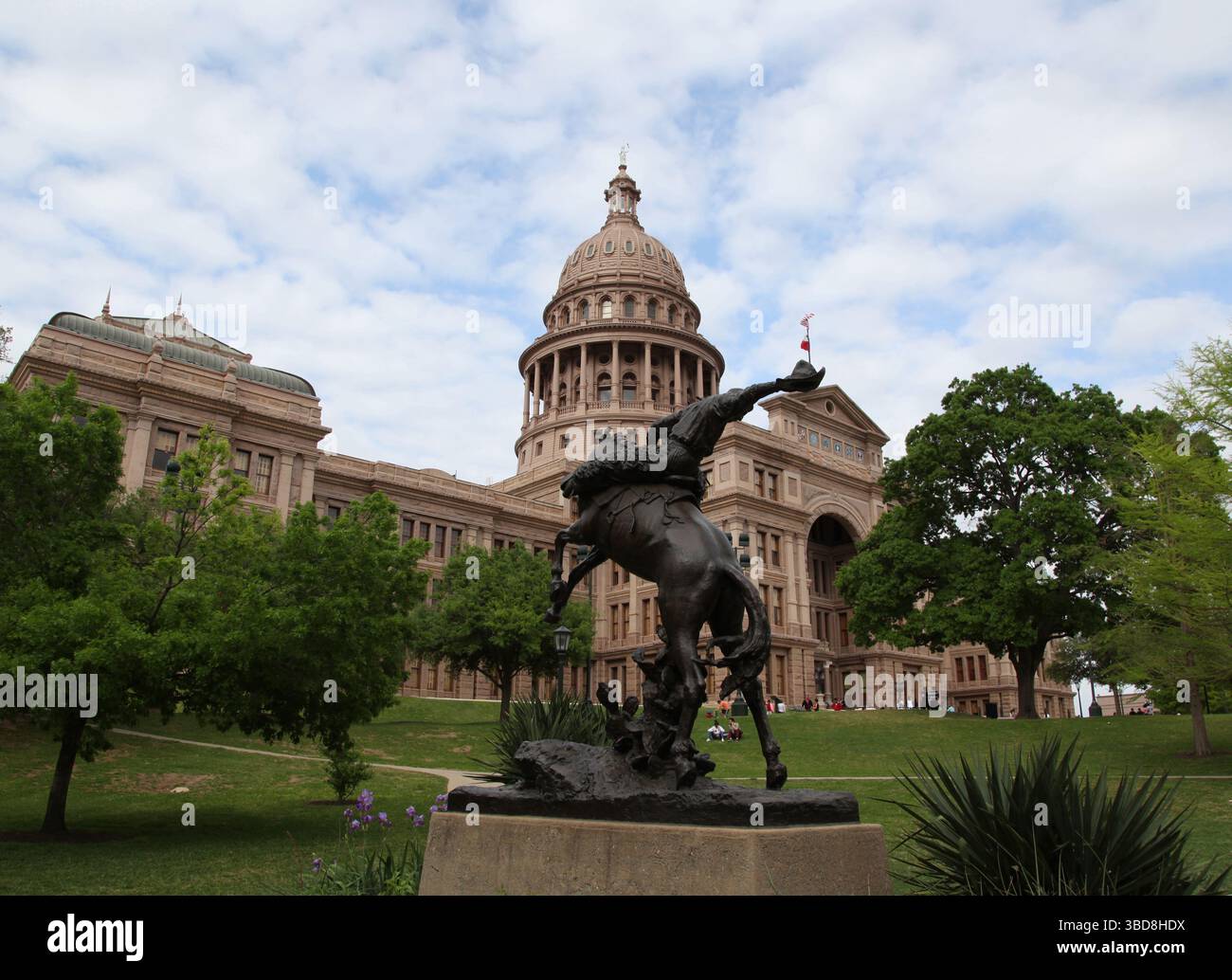 Large building red dome hi-res stock photography and images - Alamy