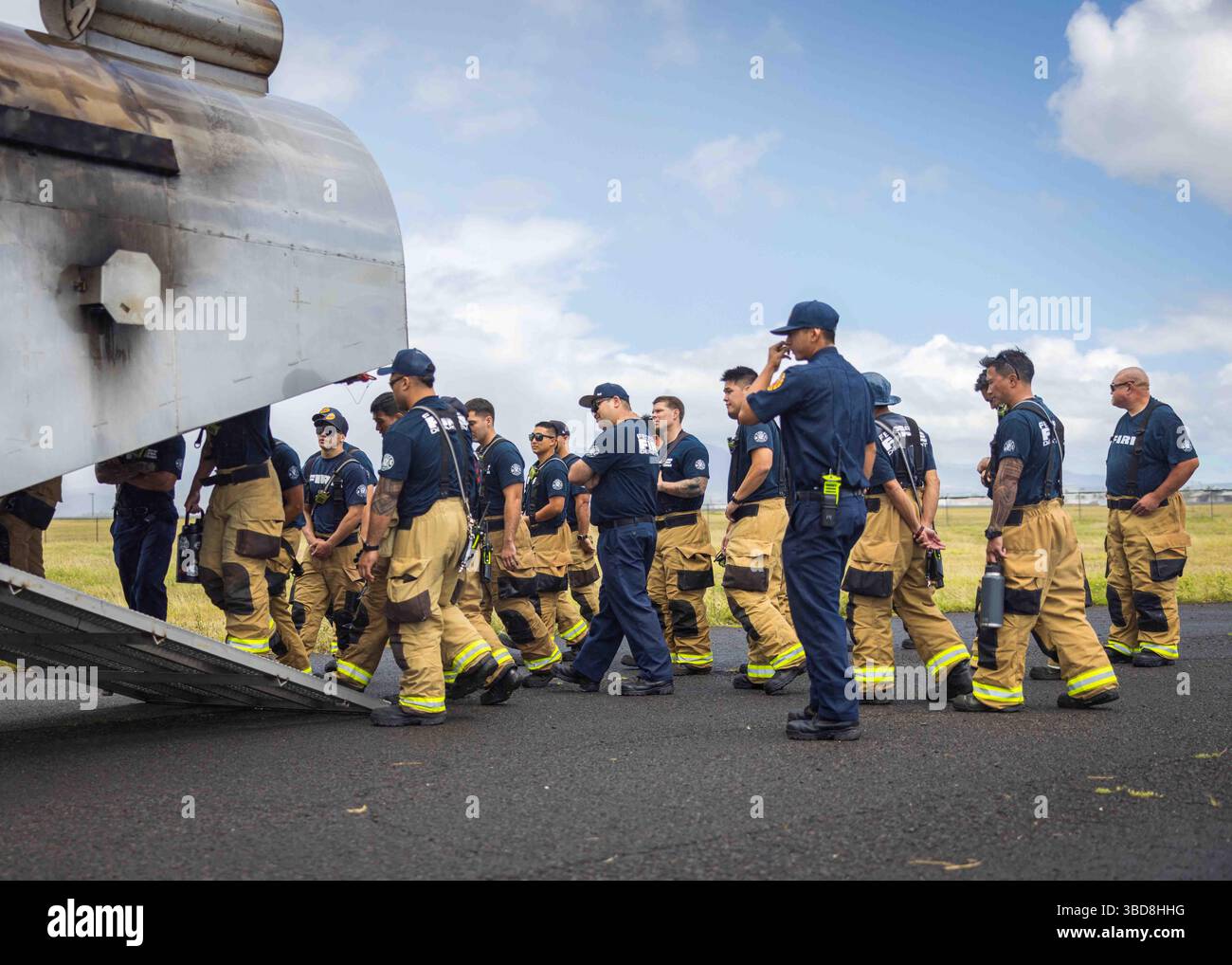 Federal firefighters, assigned to Commander Navy Region Hawaii (CNRH ...