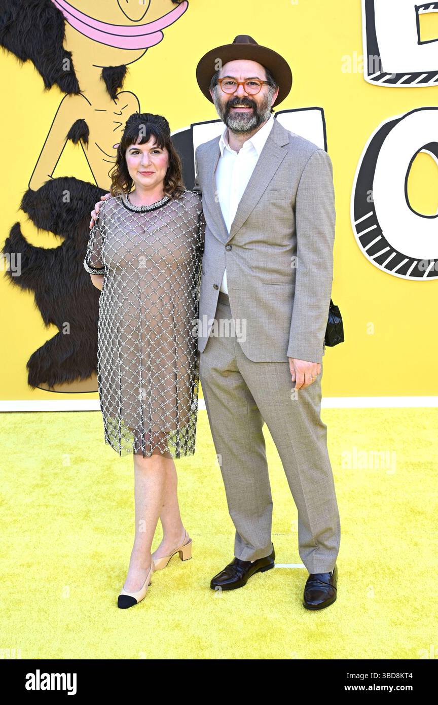 Joe Wengert mit Begleitung bei der Premiere der 8. und finalen Staffel ...