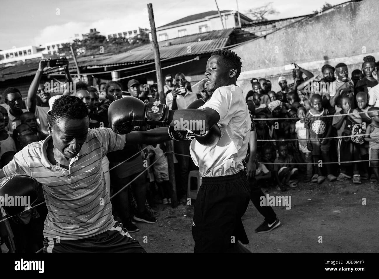 Boxing in Katanga slum, Kampala, Uganda, Africa Stock Photo - Alamy