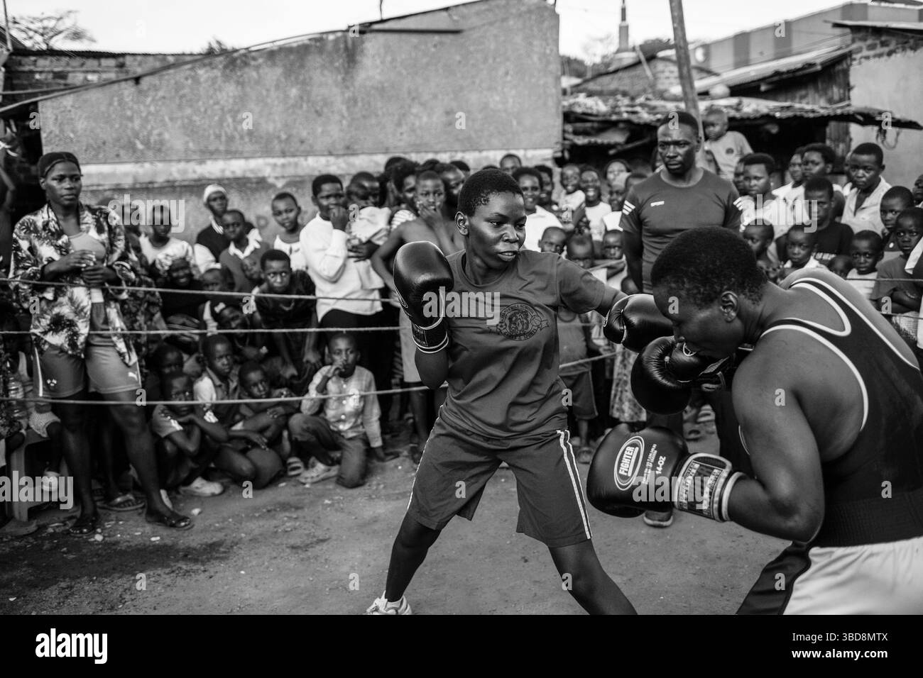 Boxing in Katanga slum, Kampala, Uganda, Africa Stock Photo - Alamy