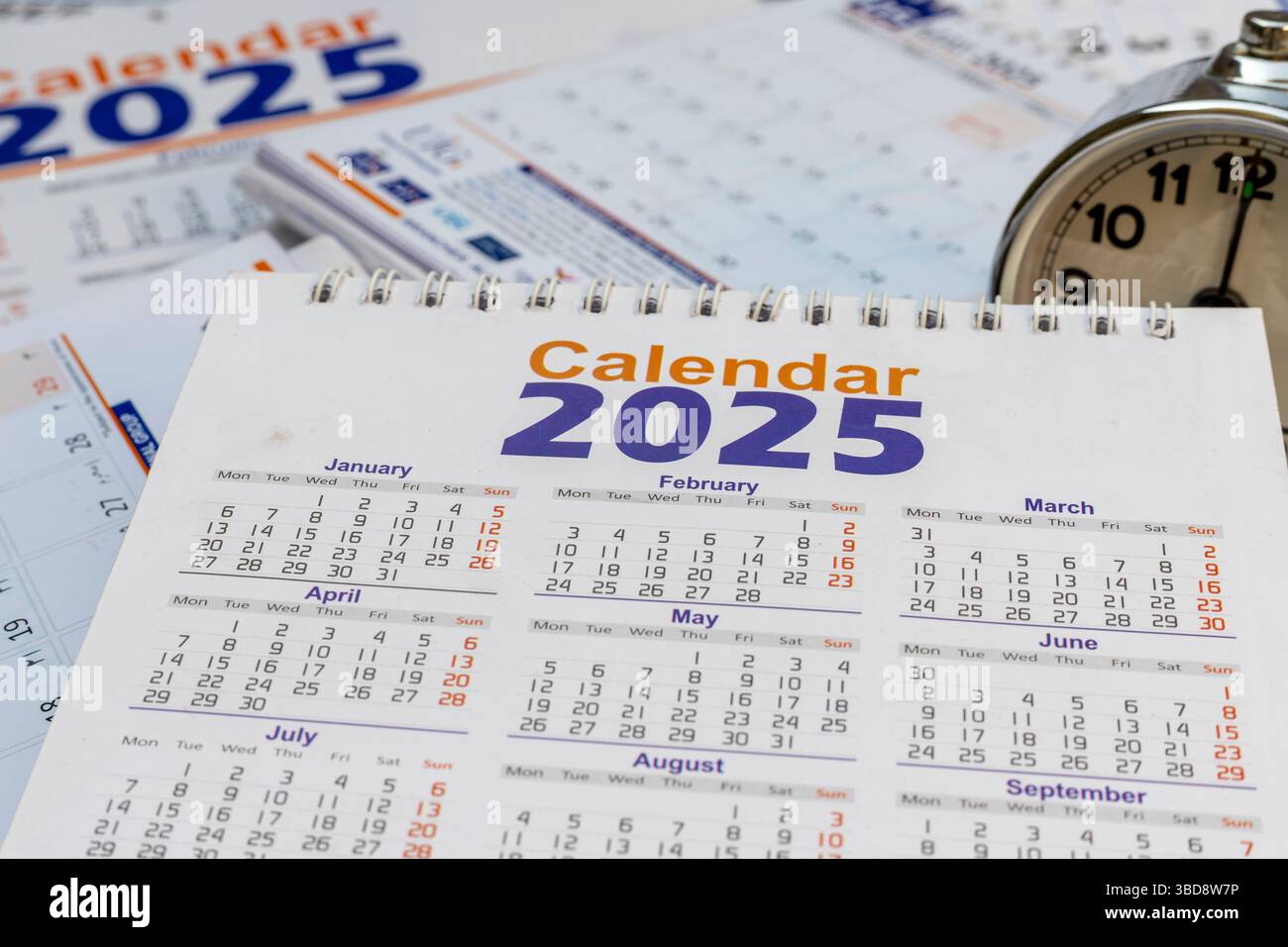 2025 year calendar hi-res stock photography and images - Alamy
