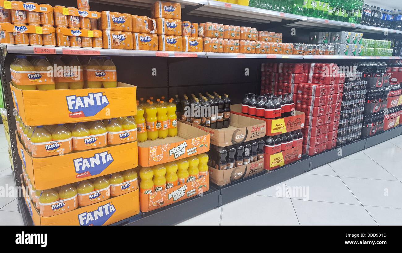 Drinks supermarket soft pepsi hi-res stock photography and images - Alamy