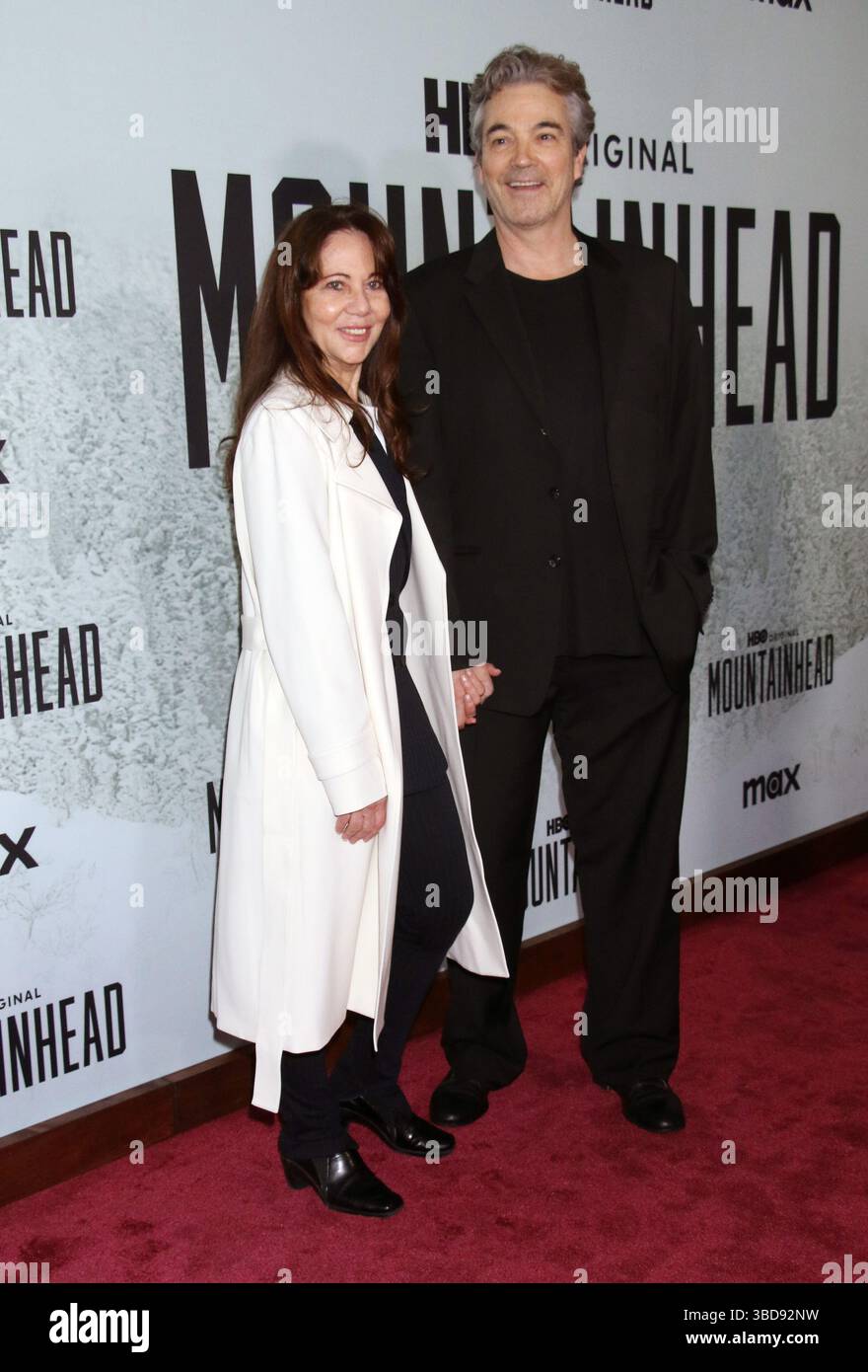 New York, New York, USA. 22nd May, 2025. Leslie Urdang and Jon Tenney ...