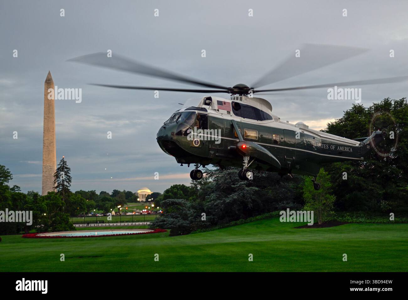 President Donald Trump aboard Marine One arrives on the South Lawn of ...