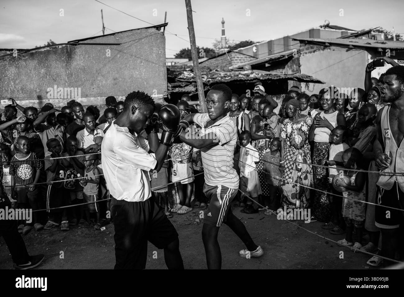 Boxing in Katanga slum, Kampala, Uganda, Africa Stock Photo - Alamy