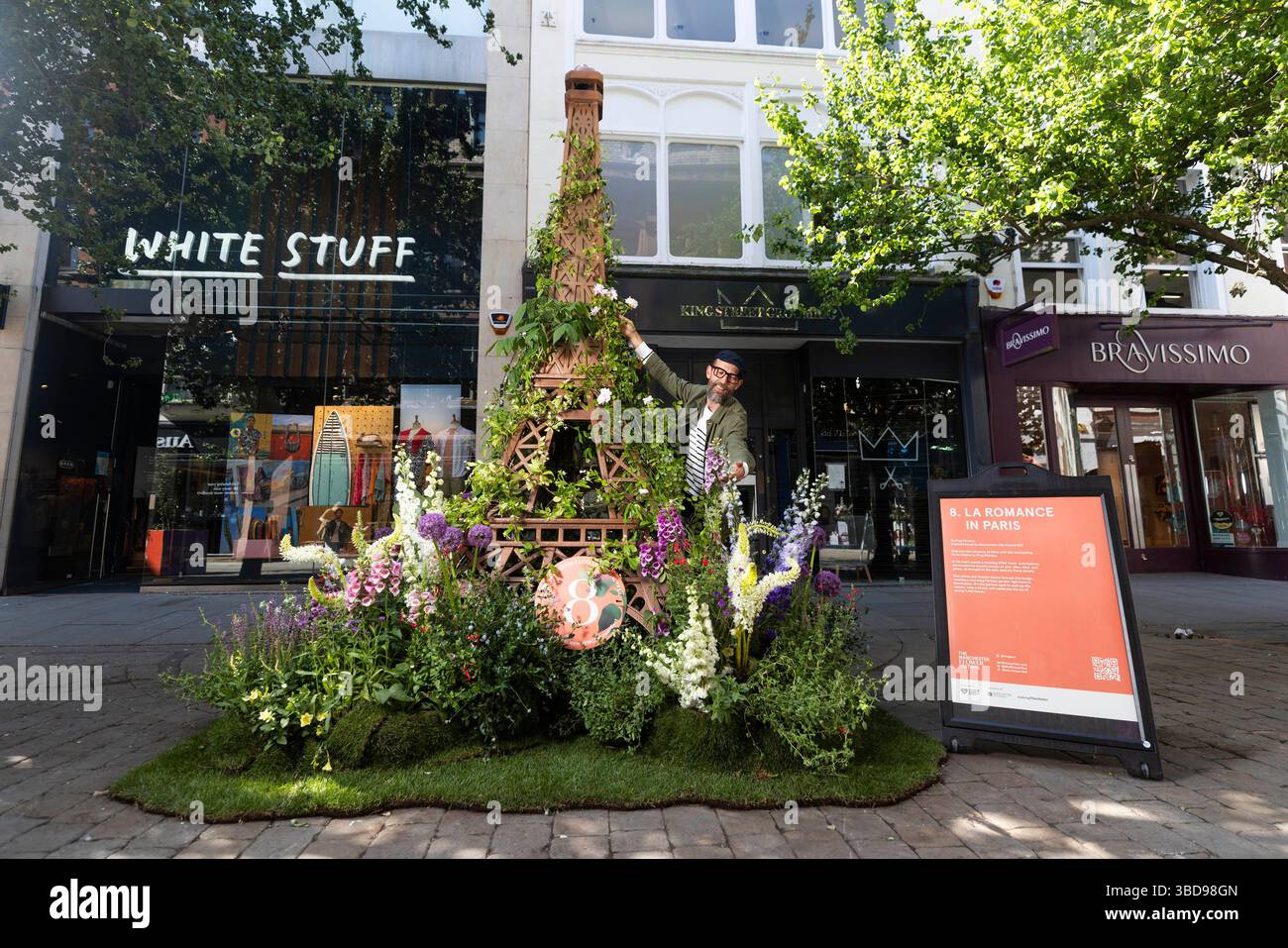 EDITORIAL USE ONLY David Jayet-Laraffe of Frog Flowers with his ...