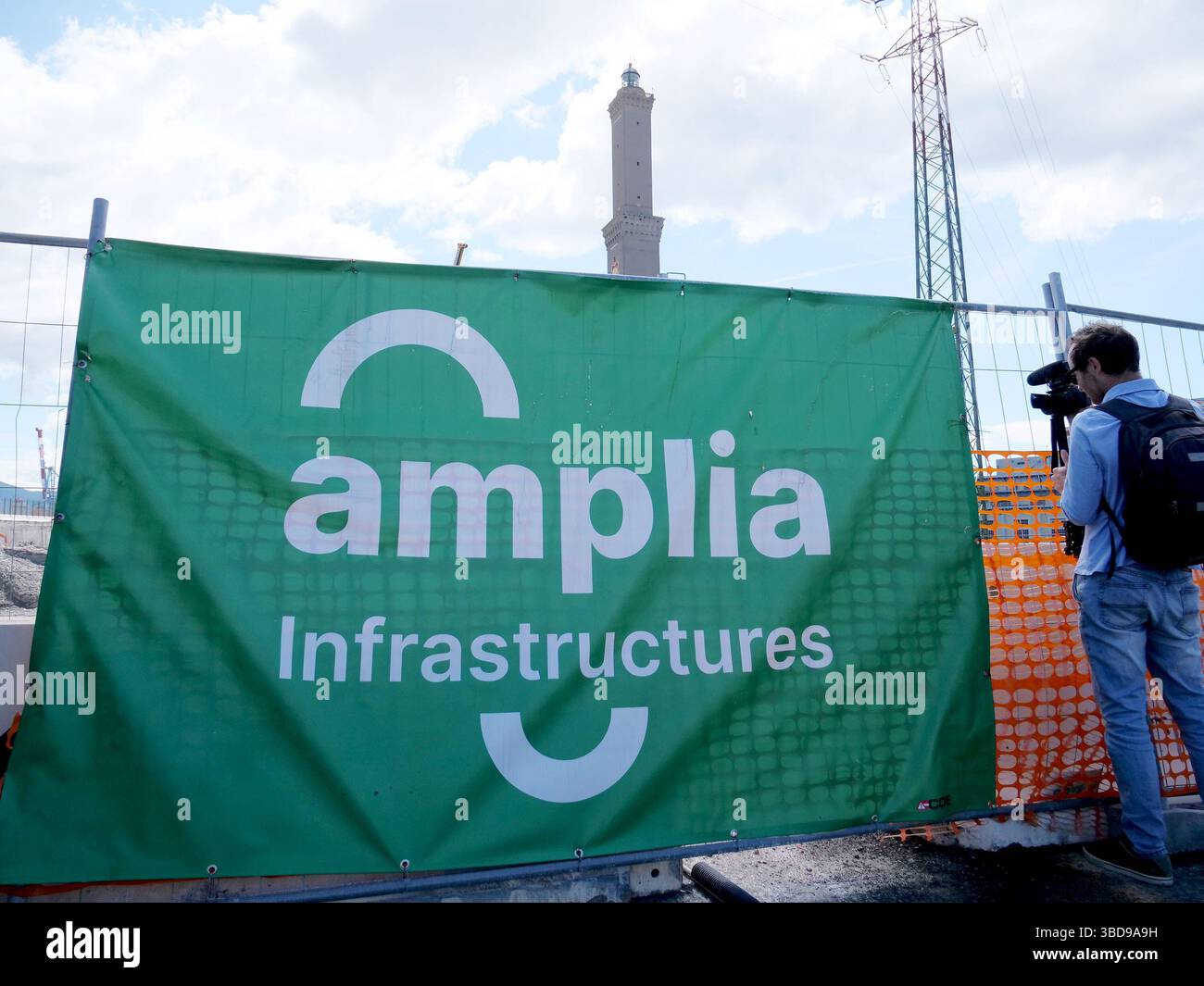 Genoa 23/05/2025: Minister Salvini's inspection of the sub-port ...