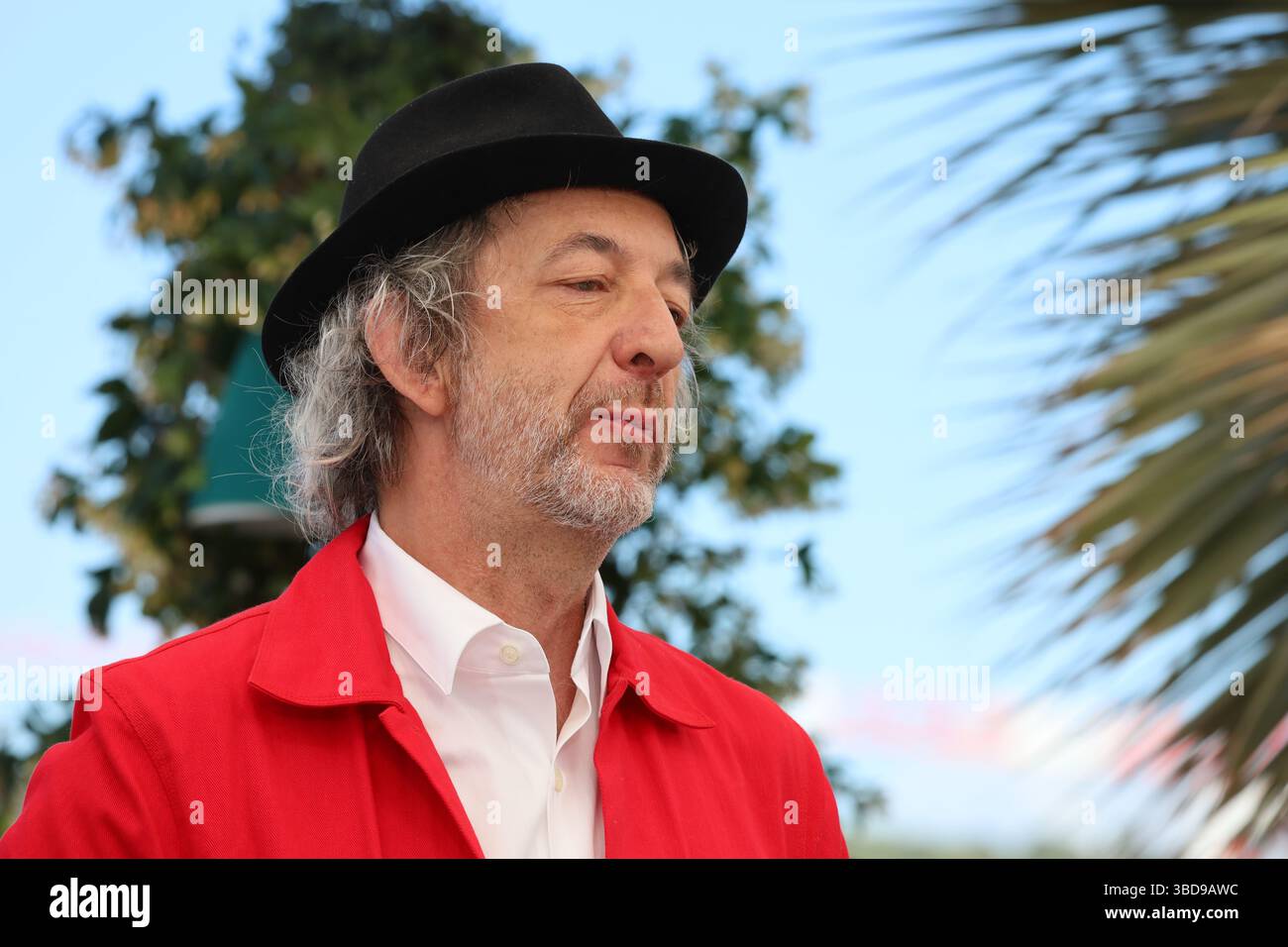 Cannes, France. 23rd May, 2025. Arthur H at the Ange film photo call at ...