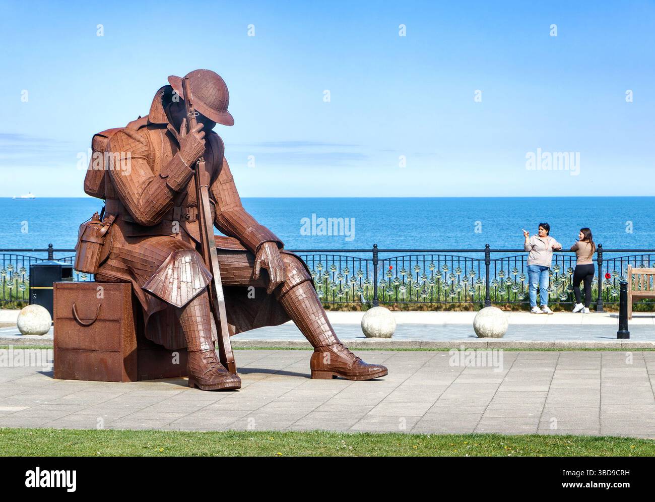 Tommy a statue of First World War soldier artist Ray Lonsdale close to ...
