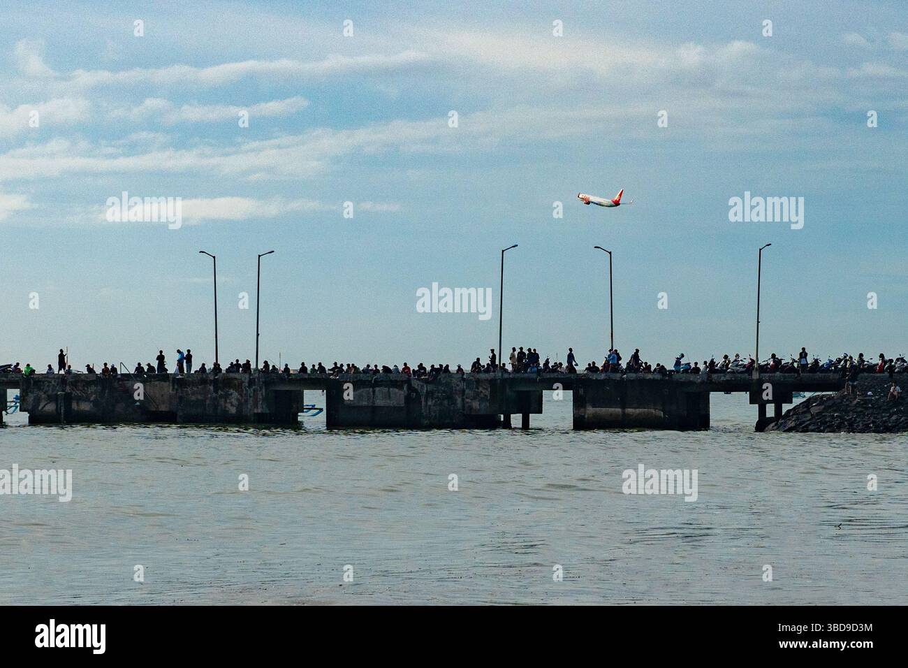 Overhead crowd hi-res stock photography and images - Alamy