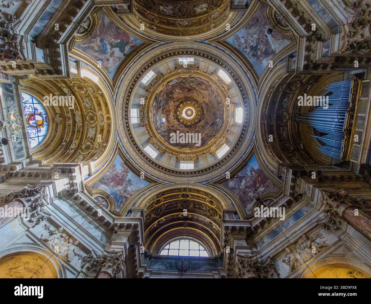 AN INTERNAL VIEW OF THE DOME OF THE CHURCH OF S.AGNESE IN AGONE Stock ...