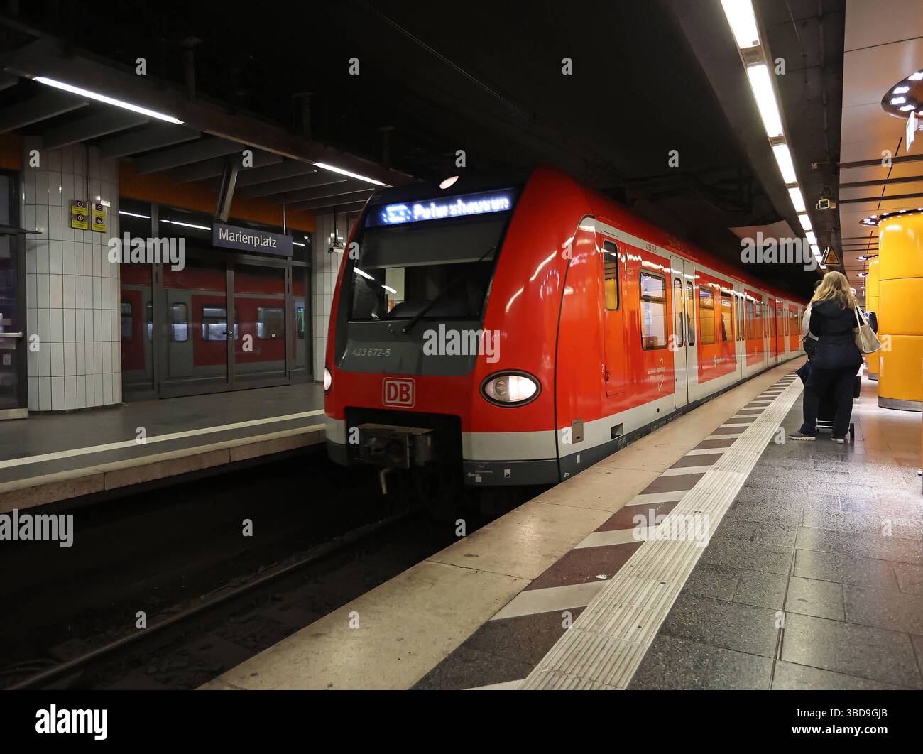 Hier der Blick in München am Marienplatz, Untergeschoss, auf eine ...