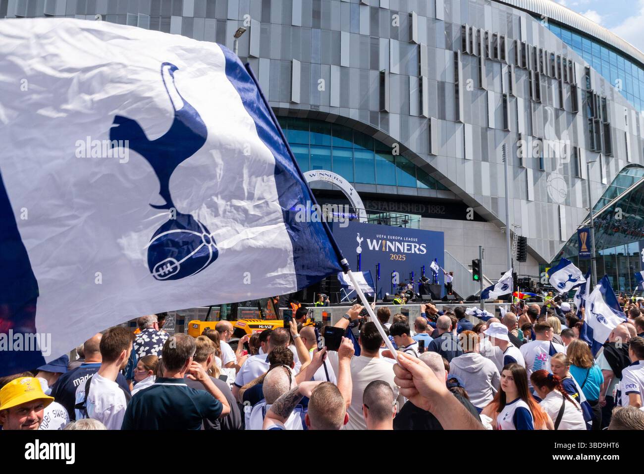 Manchester united flag logo symbol hi-res stock photography and images ...