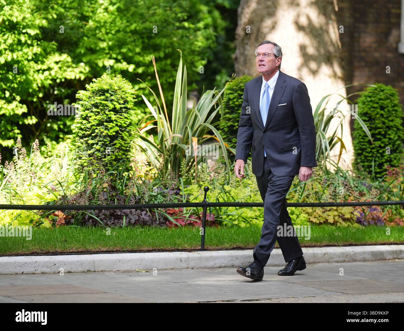 US Ambassador to the UK Warren A. Stephens arrives in Downing Street ...
