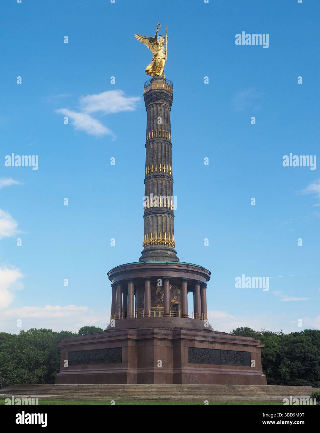 Angel statue aka Siegessaeule meaning Victory Column in Tiergarten park ...