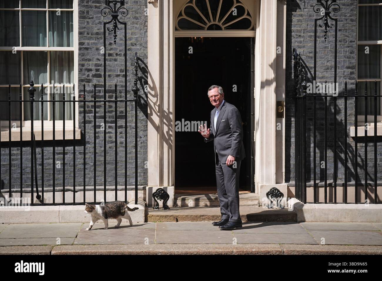 US Ambassador to the UK Warren A. Stephens arrives in Downing Street ...