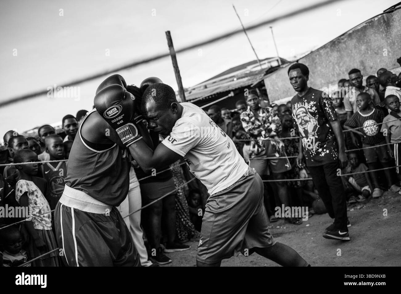 Boxing in Katanga slum, Kampala, Uganda, Africa Stock Photo - Alamy