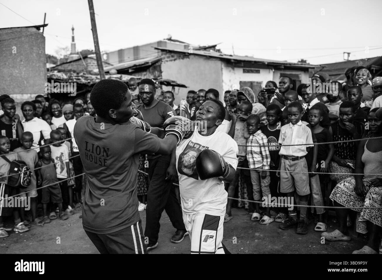 Boxing in Katanga slum, Kampala, Uganda, Africa Stock Photo - Alamy