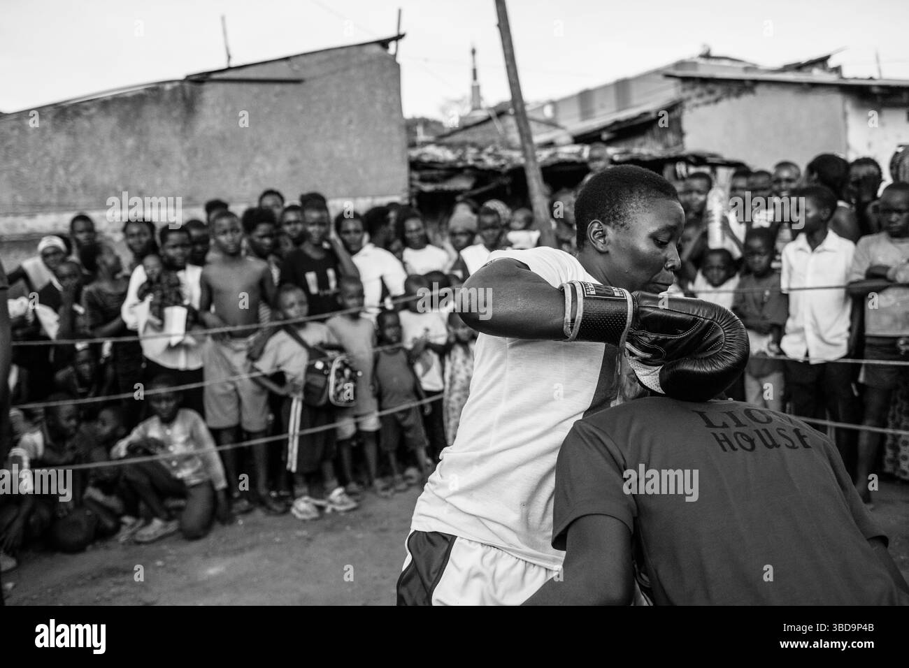 Boxing in Katanga slum, Kampala, Uganda, Africa Stock Photo - Alamy