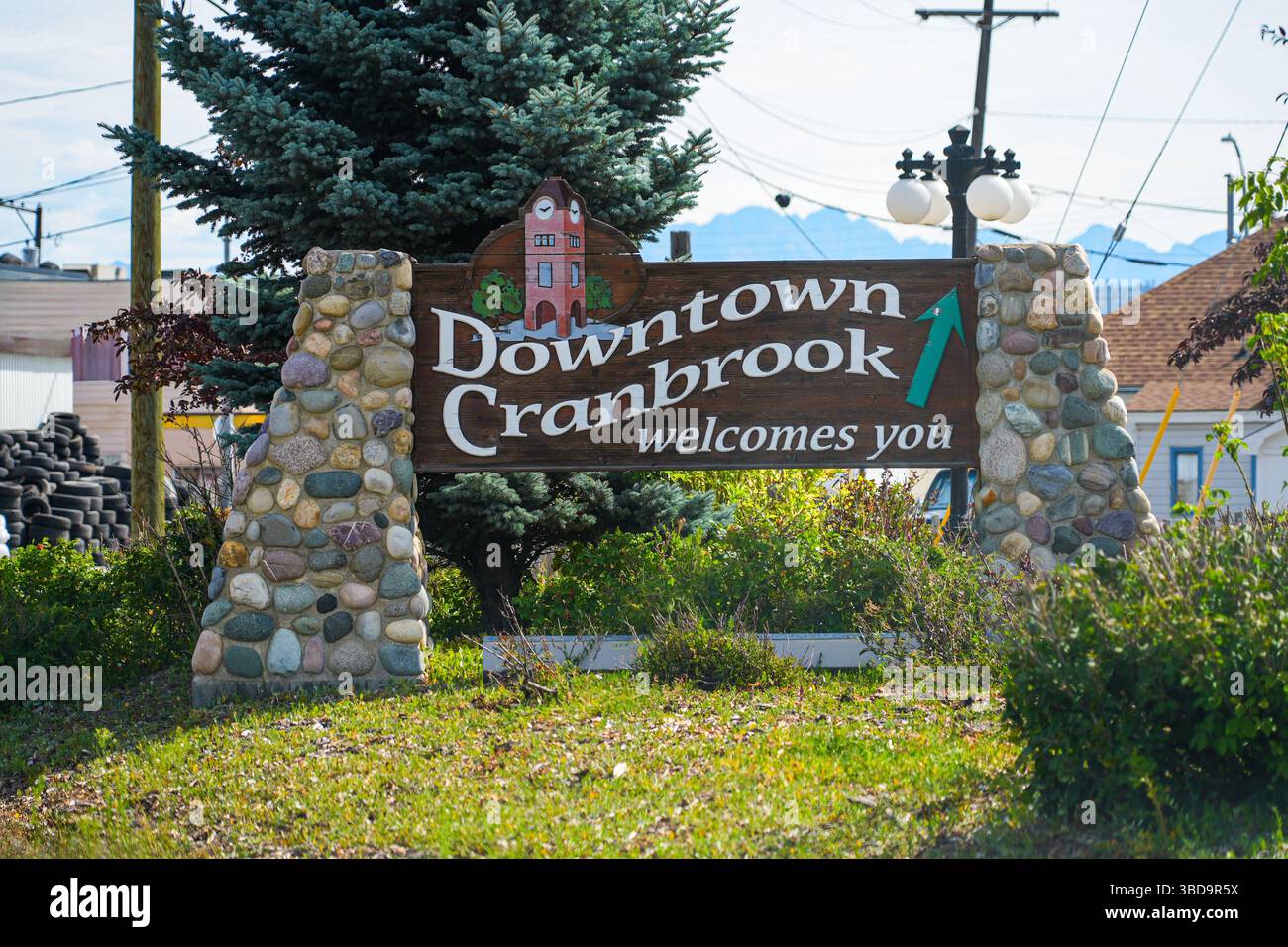 Canadian roadside attraction hi-res stock photography and images - Alamy