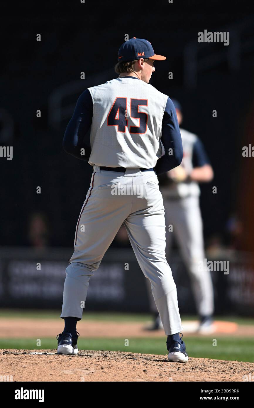 Illinois Fighting Illini pitcher Zach Bates (45) looks in for the sign ...