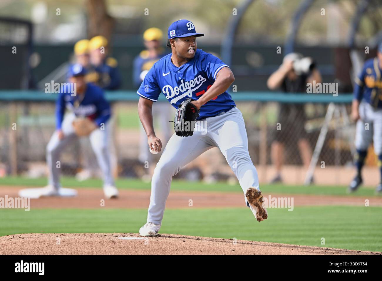 Los Angeles Dodgers pitcher Sean Linan (79) delivers a pitch during a ...