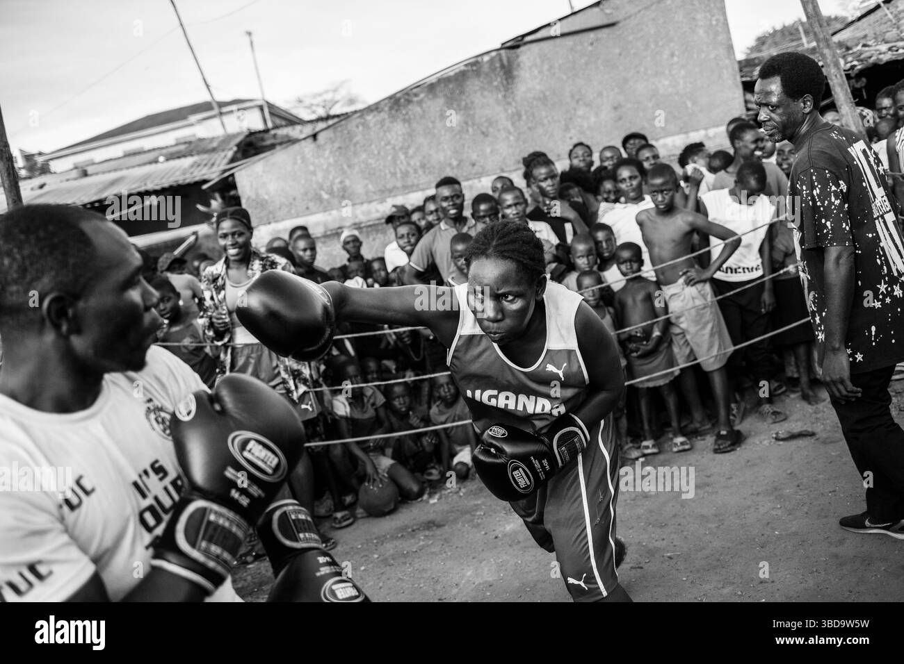 Boxing in Katanga slum, Kampala, Uganda, Africa Stock Photo - Alamy