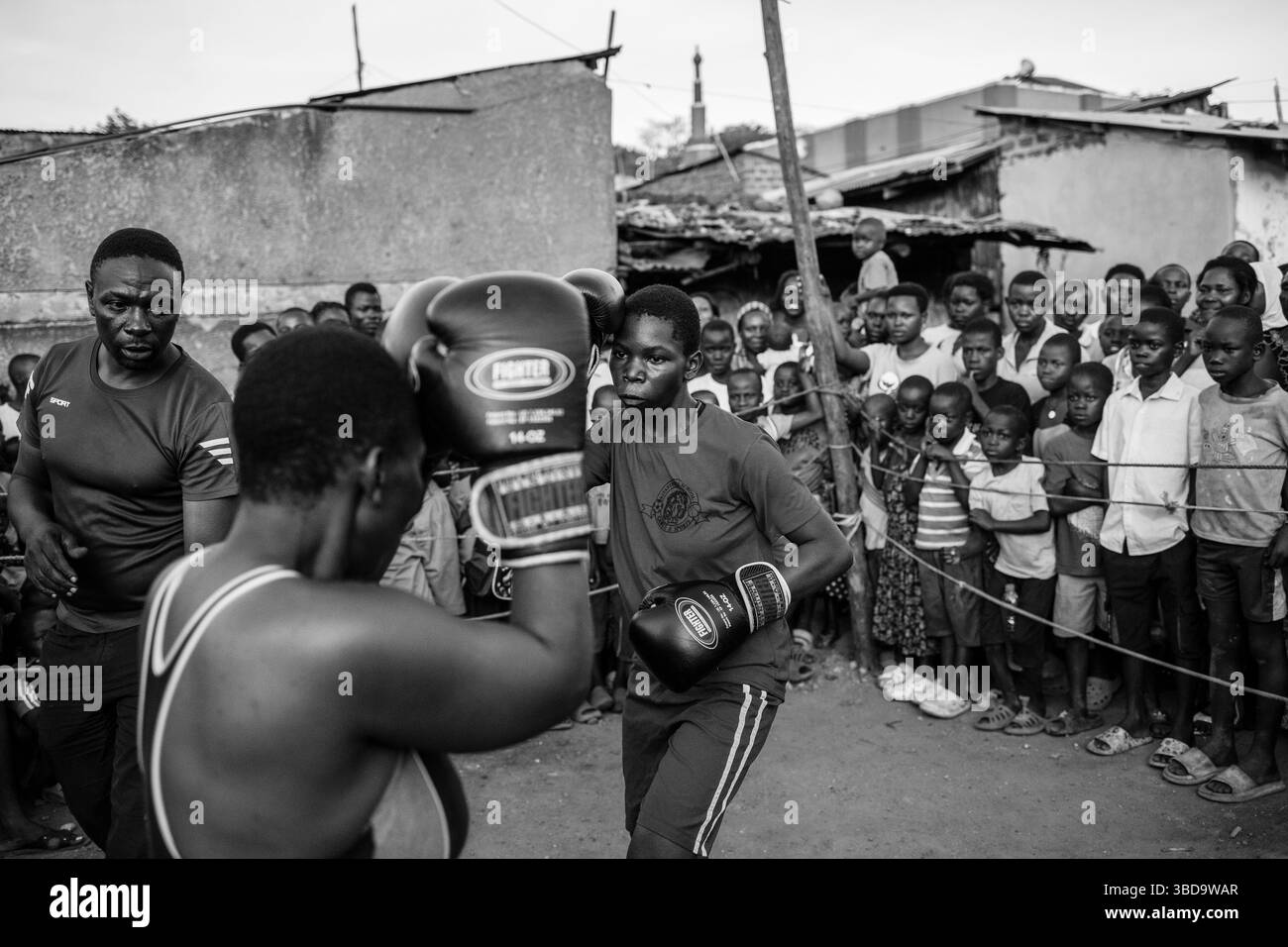 Boxing in Katanga slum, Kampala, Uganda, Africa Stock Photo - Alamy