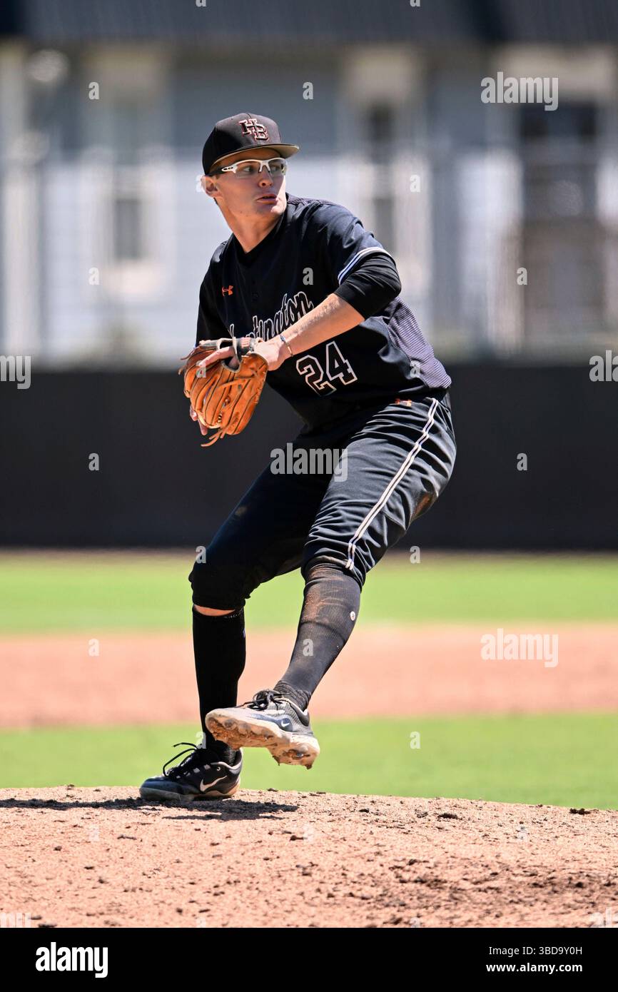 Ethan Porter (24) of the Huntington Beach Oilers (Huntington Beach ...