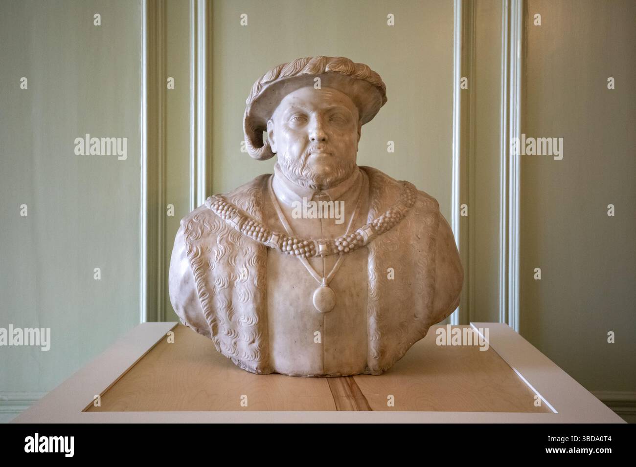 King henry viii court hi-res stock photography and images - Alamy