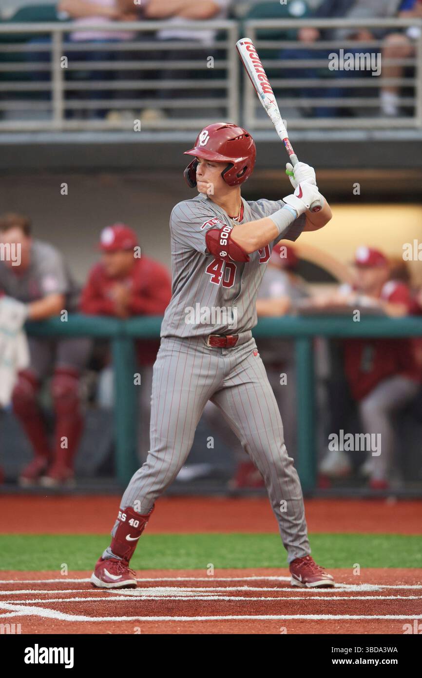 Sam Christiansen (40) of the Oklahoma Sooners at bat during a ...