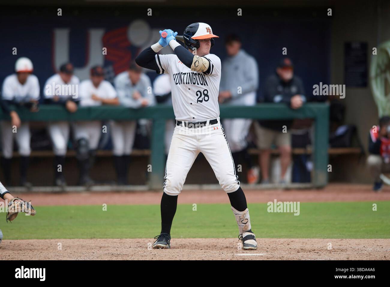 Trent Grindlinger (28) of the Huntington Beach Oilers (Huntington Beach ...