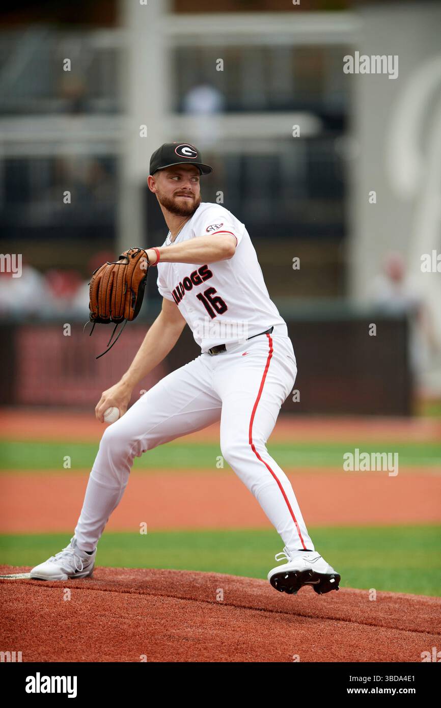 Georgia Bulldogs starting pitcher Kolten Smith (16) delivers a pitch ...