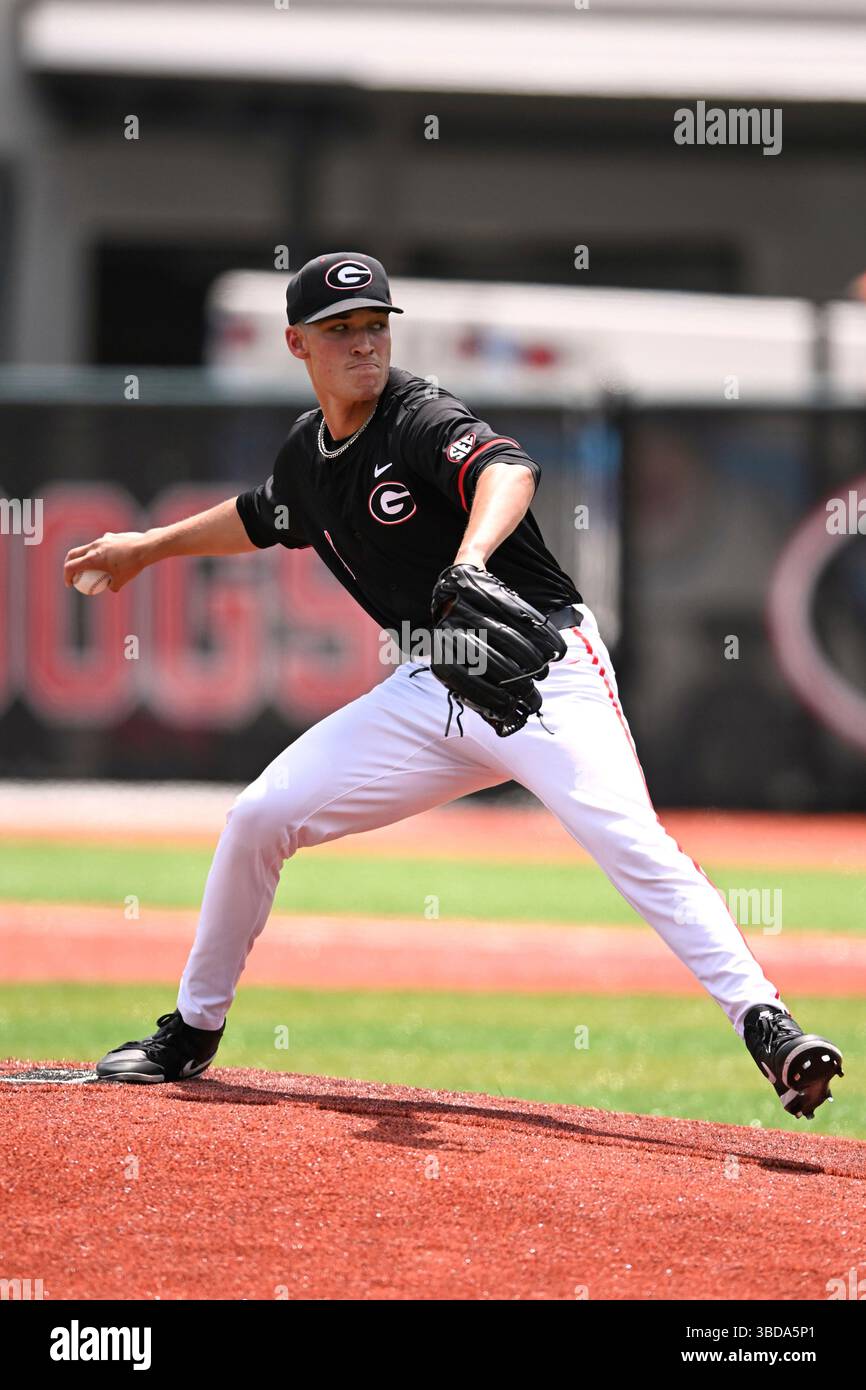Georgia Bulldogs pitcher Jordan Stephens (6) delivers a pitch during a ...
