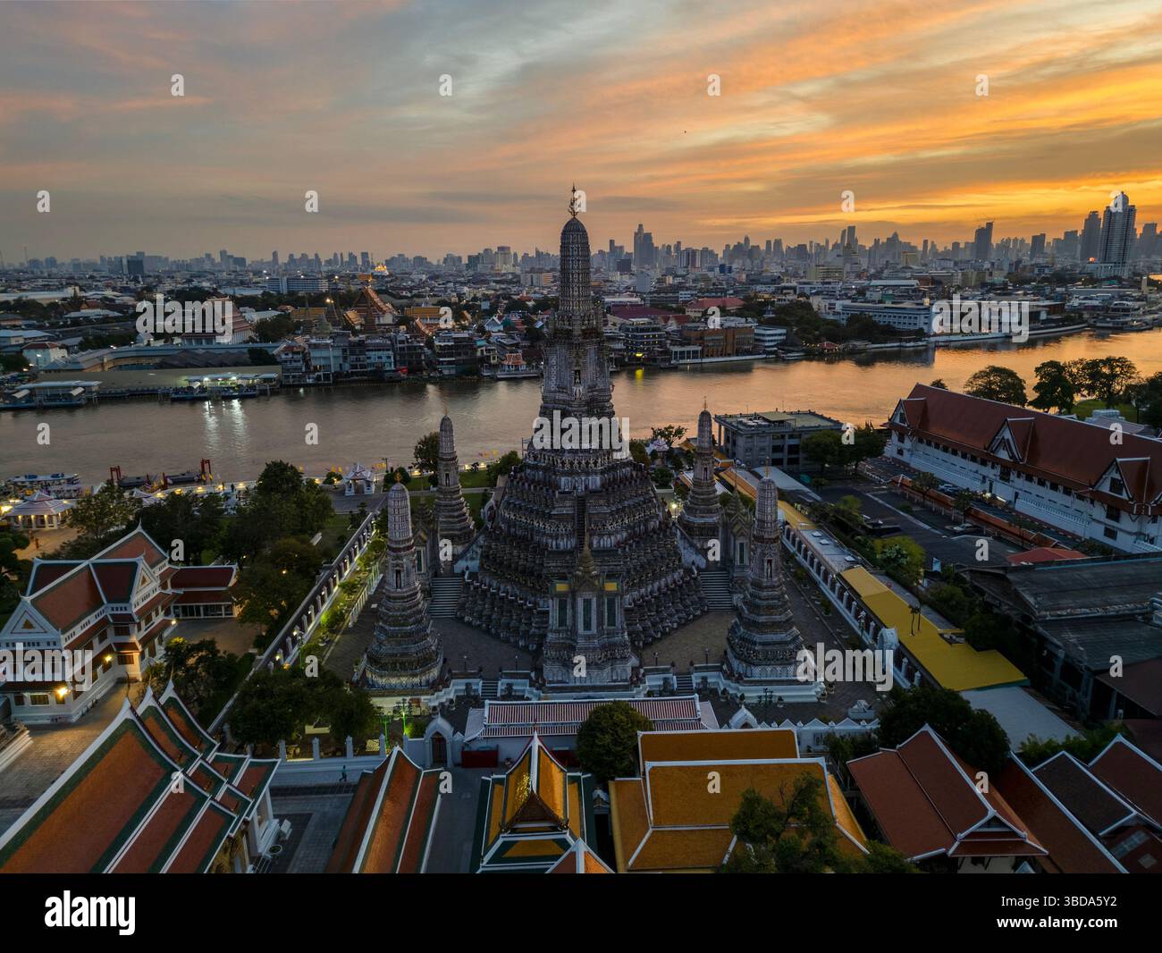 Aerial top view of Temple of Dawn or Wat Arun statue and Chao Phraya ...