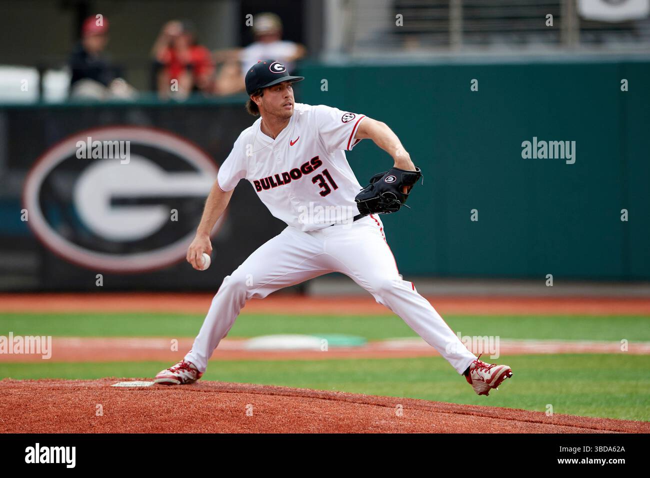 Georgia Bulldogs pitcher Eric Hammond (31) delivers a pitch during a ...