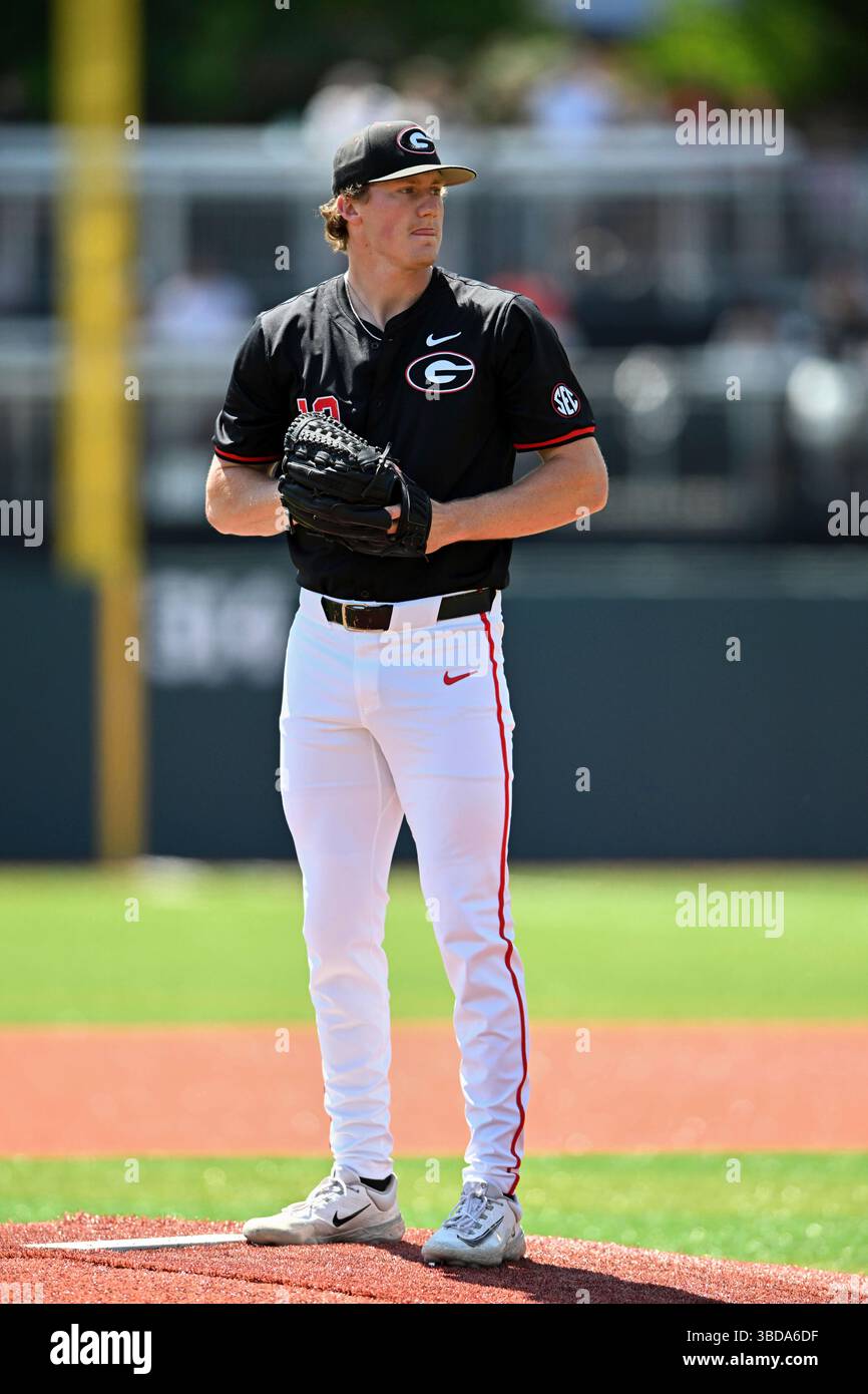 Georgia Bulldogs starting pitcher Leighton Finley (12) looks in for the ...
