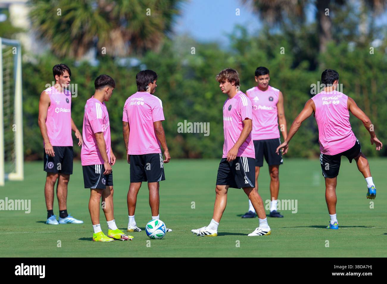 FORT LAUDERDALE, FL - MAY 23: Benjamin Cremaschi (30) (C) of Inter ...