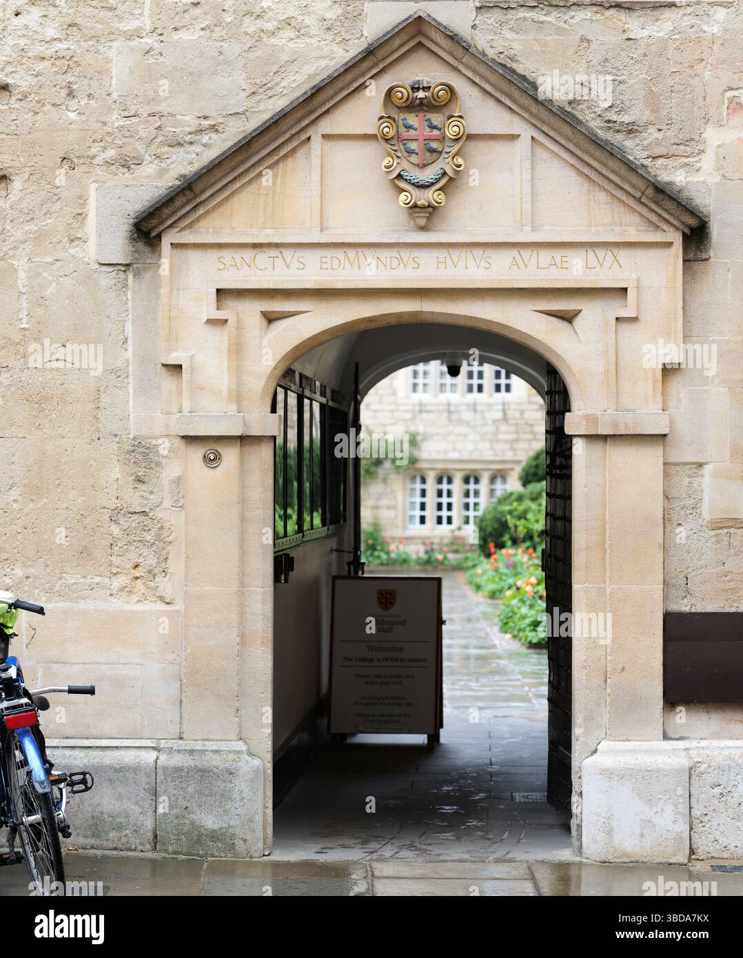 Entrance gateway St Edmund (Teddy) Hall College, University of Oxford ...