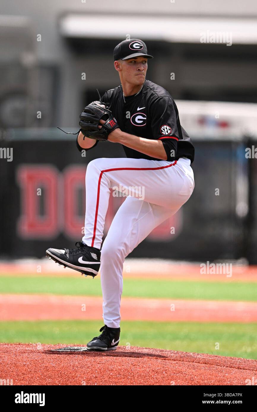 Georgia Bulldogs pitcher Jordan Stephens (6) delivers a pitch during a ...