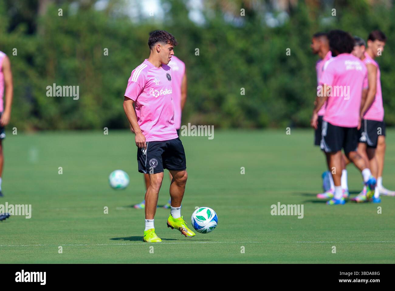 FORT LAUDERDALE, FL - MAY 23: Noah Allen (32) of Inter Miami CF ...