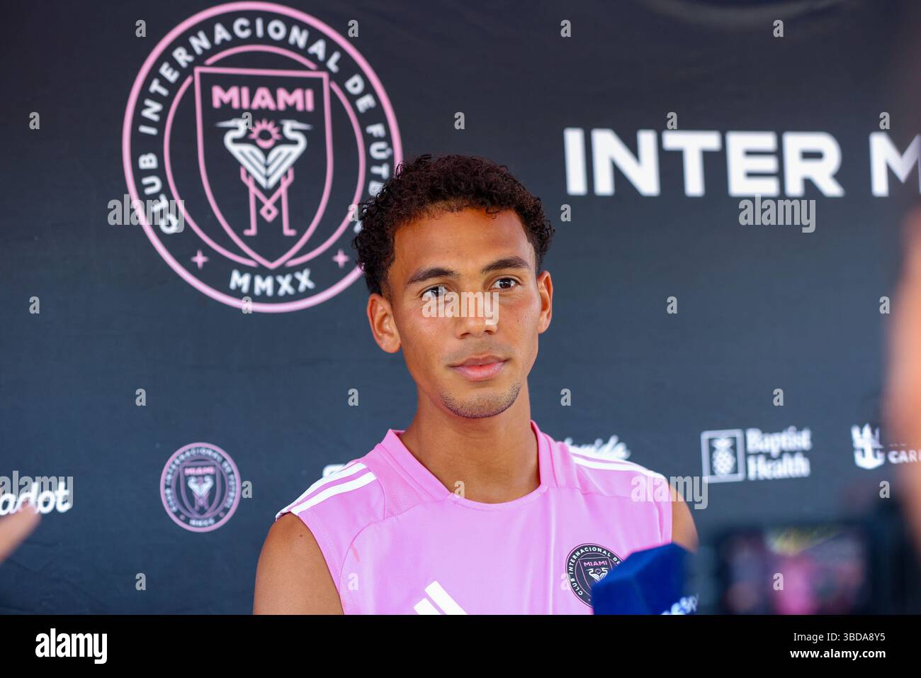 FORT LAUDERDALE, FL - MAY 23: Ian Fray (17) of Inter Miami CF speaks to ...