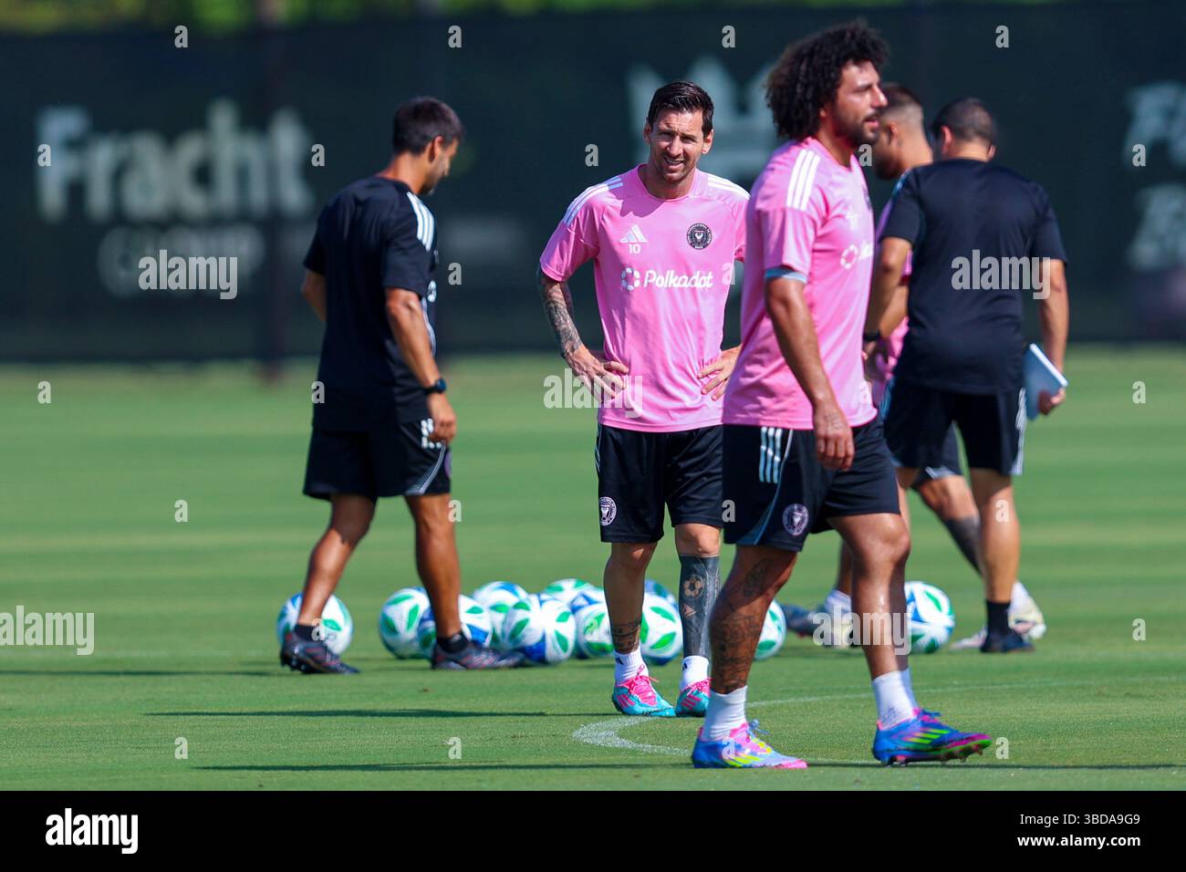 FORT LAUDERDALE, FL - MAY 23: Lionel Messi (10) of Inter Miami CF ...