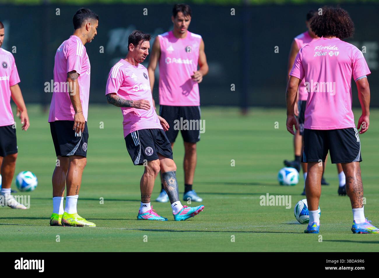 FORT LAUDERDALE, FL - MAY 23: Lionel Messi (10) of Inter Miami CF ...