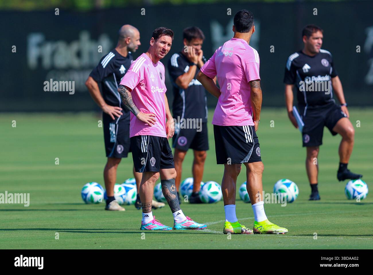FORT LAUDERDALE, FL - MAY 23: Lionel Messi (10) of Inter Miami CF ...