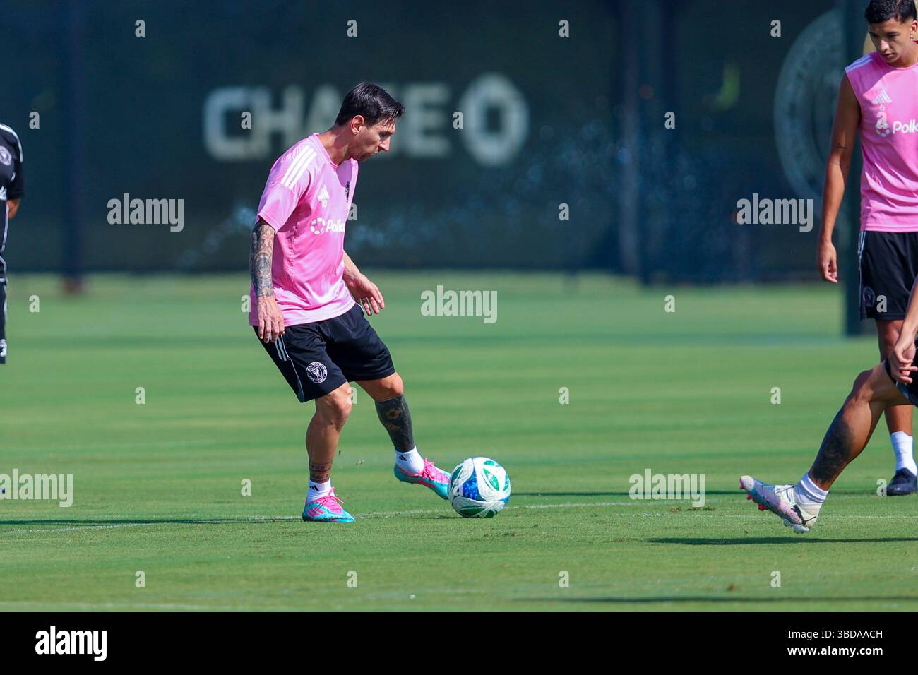 FORT LAUDERDALE, FL - MAY 23: Lionel Messi (10) of Inter Miami CF ...