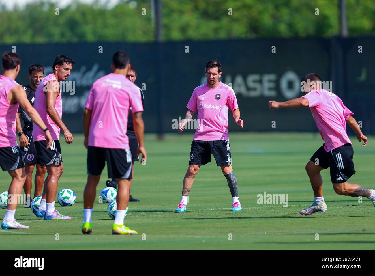 FORT LAUDERDALE, FL - MAY 23: Lionel Messi (10) of Inter Miami CF ...