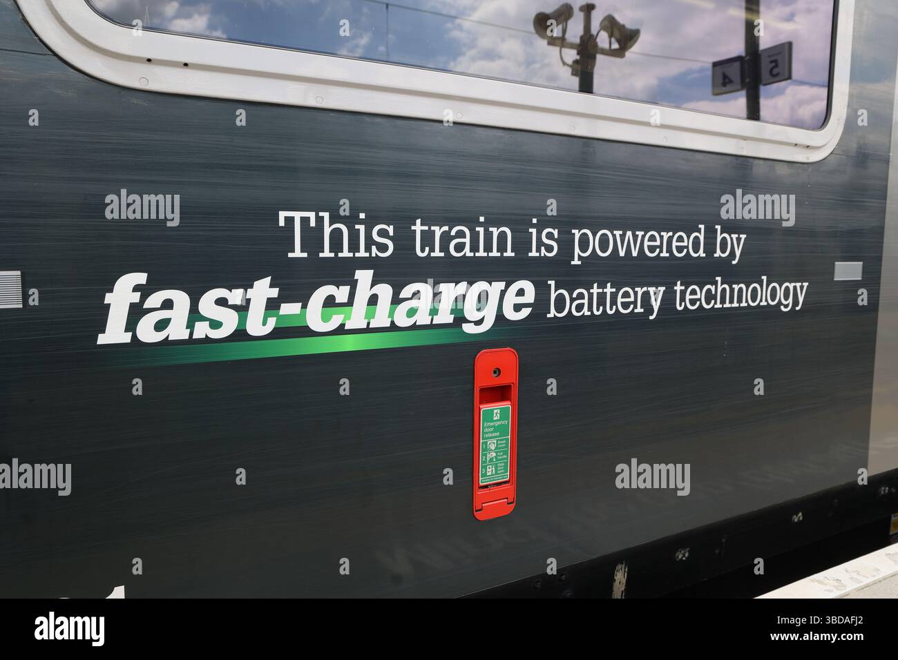 GWR Battery train at West Ealing station Stock Photo - Alamy